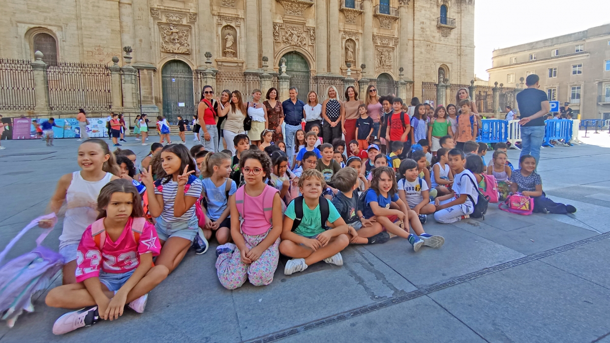 La Plaza de Santa María se convierte en circuito vial para 300 escolares